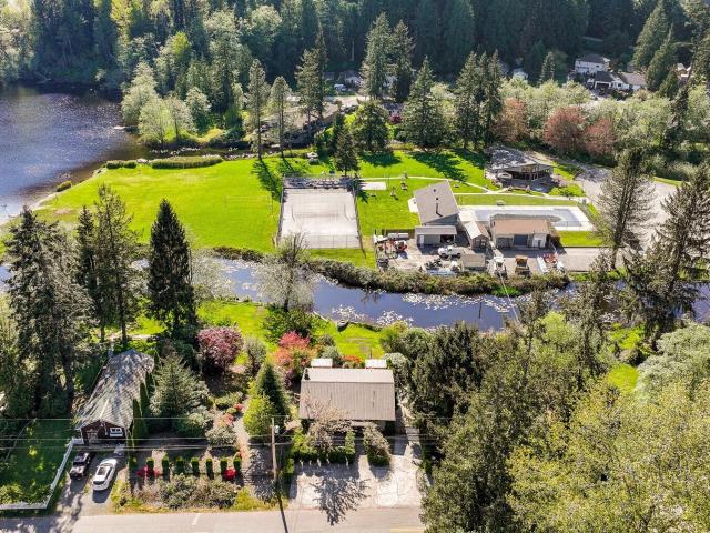371 Lakeside Drive