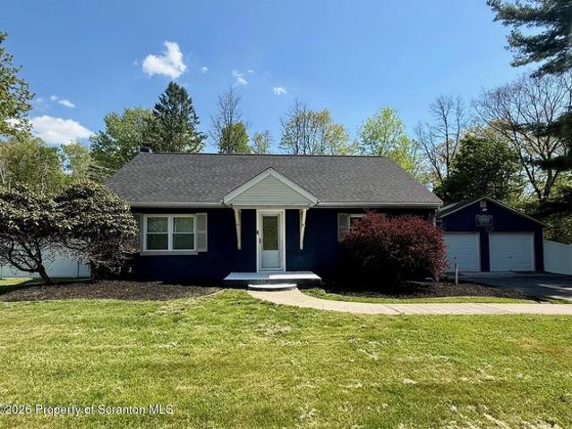371 Lehman Outlet Rd, Dallas, PA 18612
