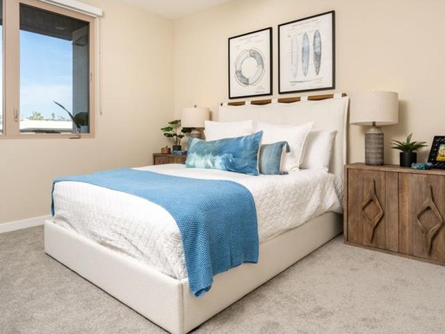 371 N Cleveland St # 410, Oceanside, CA 92054
