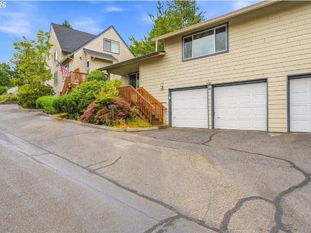 371 NE Village Squire AVE # 25