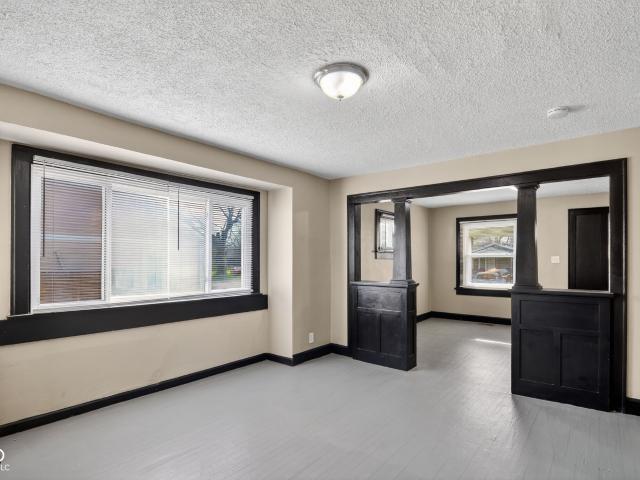 371 S Taft Avenue