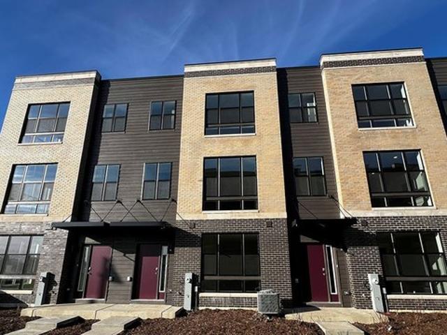 371 Summit Cir, Lombard, IL 60148