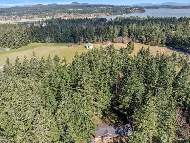 371 Sunset Dr, Oak Harbor, WA 98277