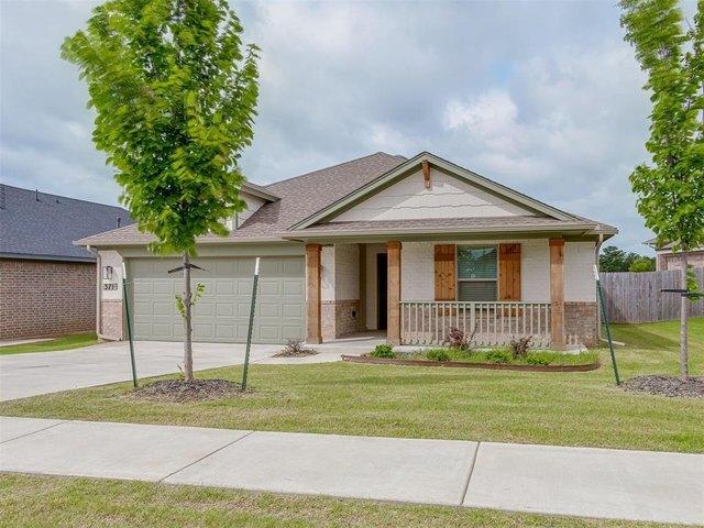 371 Park Ln, Harrah, OK 73045