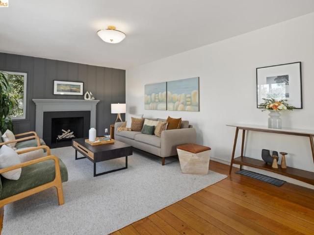 371 Rugby Ave