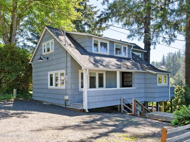 37240 N 2nd St, Manzanita, OR 97130