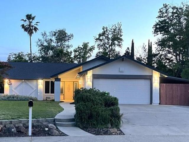 3724 Station St, Sacramento, CA 95827