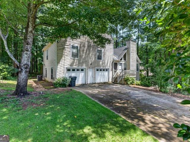 3724 Summit Dr NW, Acworth, GA 30101