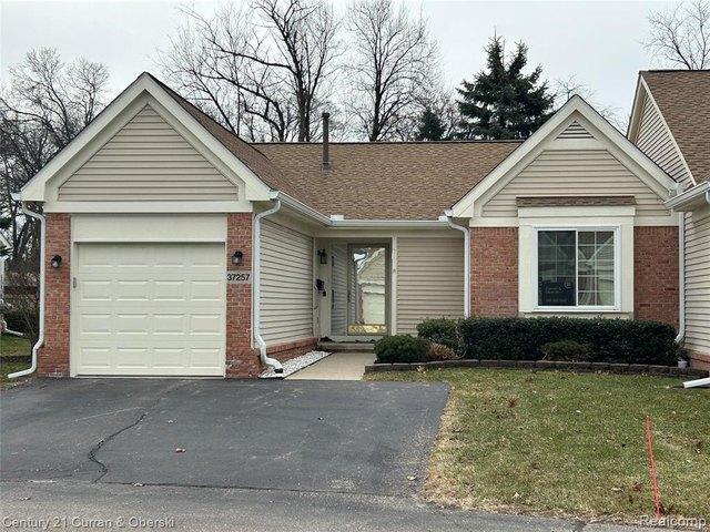 37257 Amhurst Dr Unit 28, Westland, MI 48185