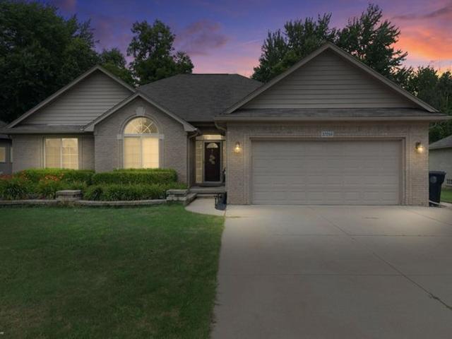 37259 Willow Creek Ln, New Baltimore, MI 48047