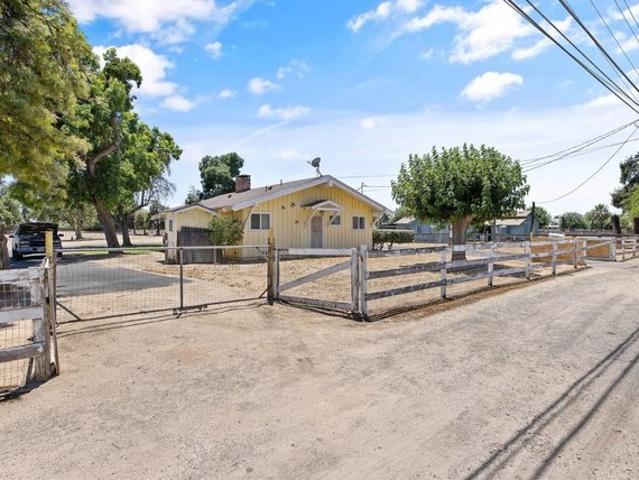 3725 W Olive Ave, Fresno, CA 93722