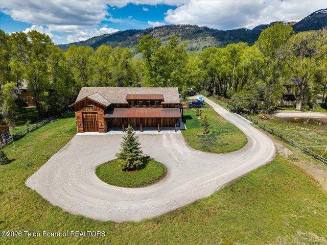3725 W Zach Ln, Wilson, WY 83014