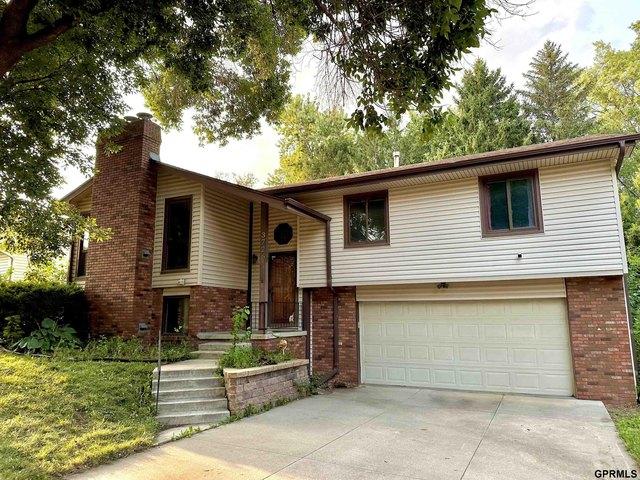 3726 Burr Oak Ave, Bellevue, NE 68123