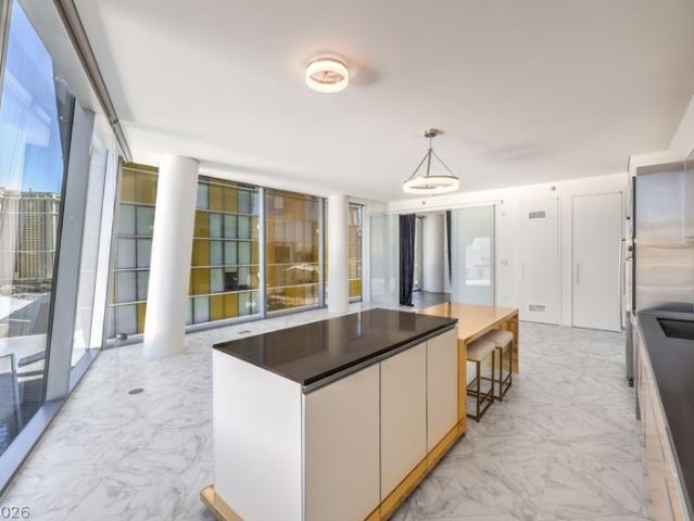 3726 Las Vegas Boulevard 811