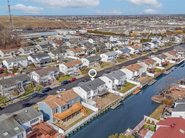 3727 Oceanside Road E
