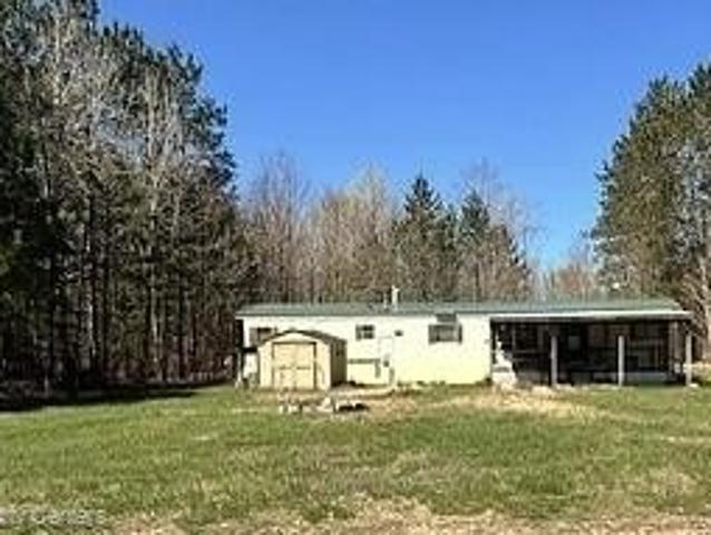3727 Boardwalk Way NE, Rapid River, MI 49659