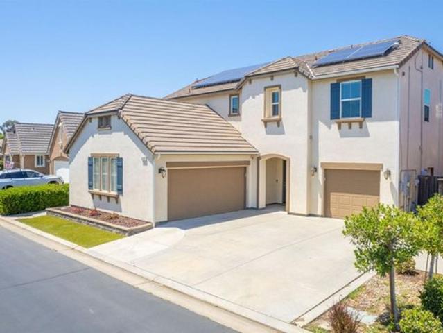 3727 Chessa Ln, Clovis, CA 93619