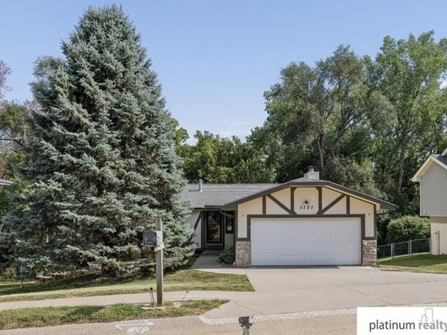 3727 Lawnwood Dr, Bellevue, NE 68123