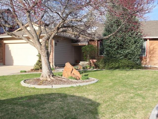 3728 W Sugar Creek Dr, Meridian, ID 83646