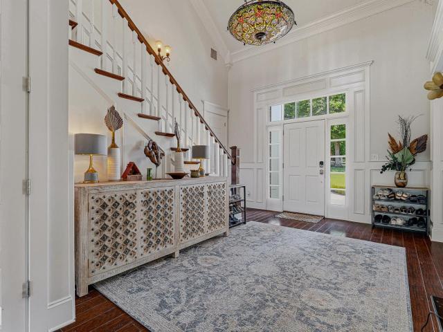 3729 Riviera Dr