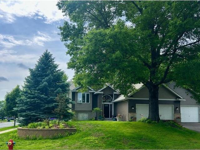 3729 Tower Pond Dr, Anoka, MN 55303