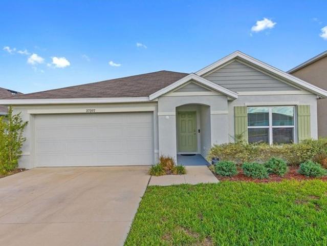 37207 Sharks Eye Ln, Zephyrhills, FL 33541