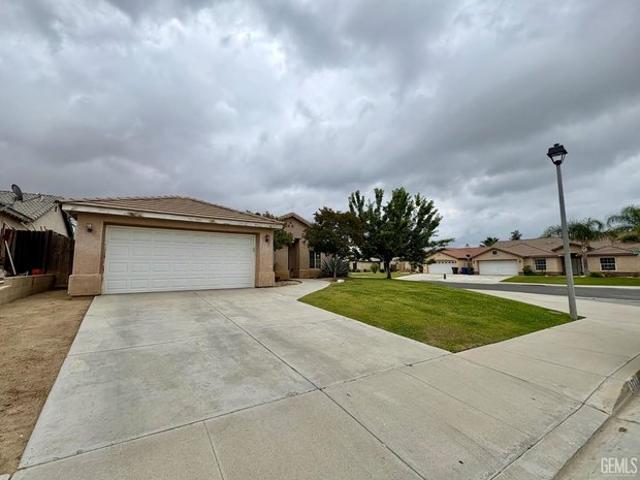 3720 Meadow Run Ln, Bakersfield, CA 93308