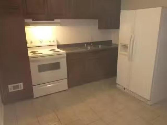 3720 E Clay Ave #3, Fresno, CA 93702