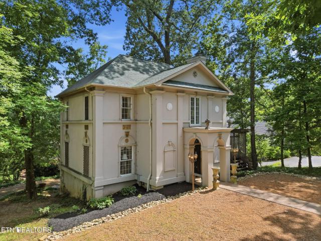 3720 Kingston Pike
