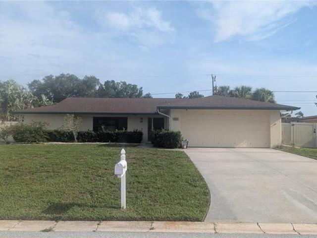 3720 Pin Oaks St, Sarasota, FL 34232