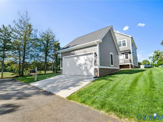 3720 Woody Tavern Court