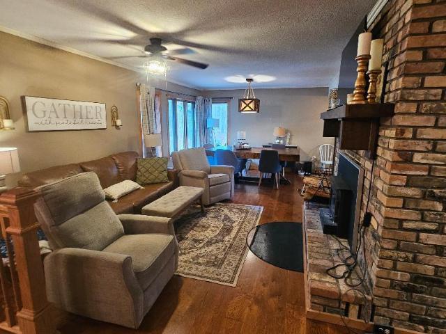 37214 woodland dr