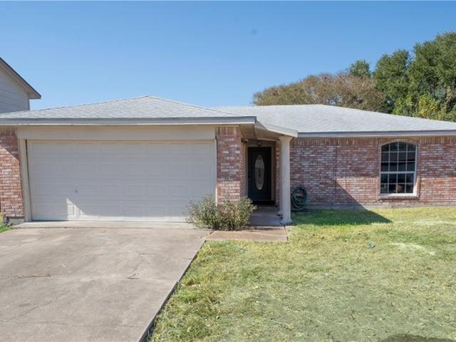 3721 N Creek Cir, Corpus Christi, TX 78410