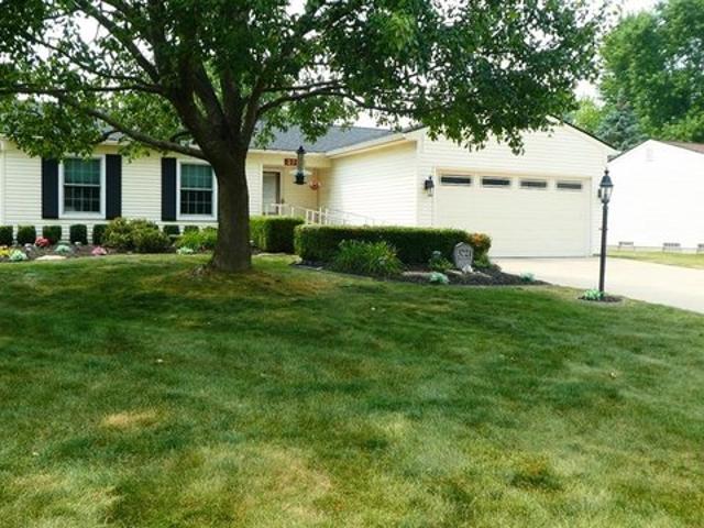 3721 Barberry Cir, Wixom, MI 48393