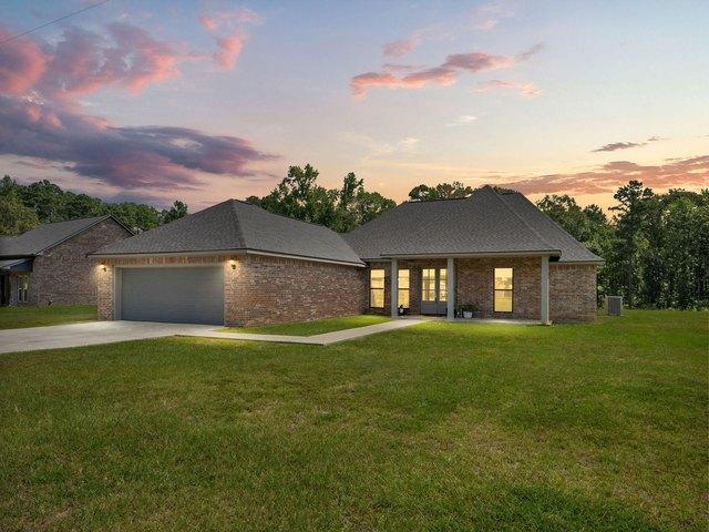 3721 Belview Rd, Leesville, LA 71446