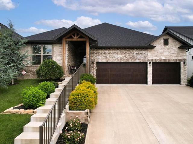 3721 E Hutcheson Ave, Springfield, MO 65802