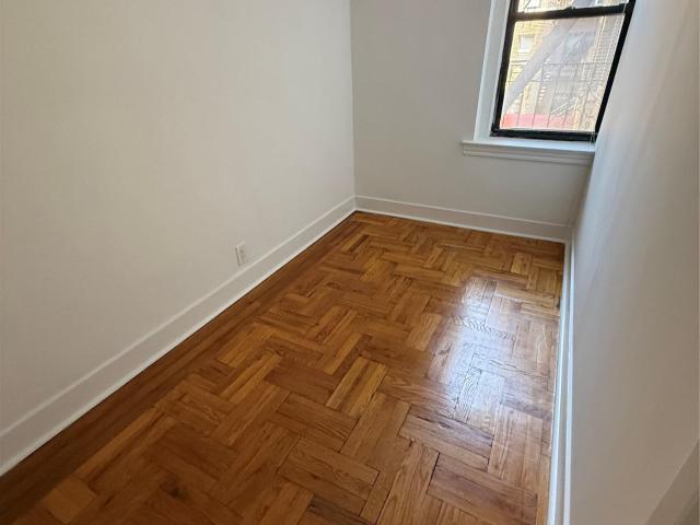 3721 80 Street 2T