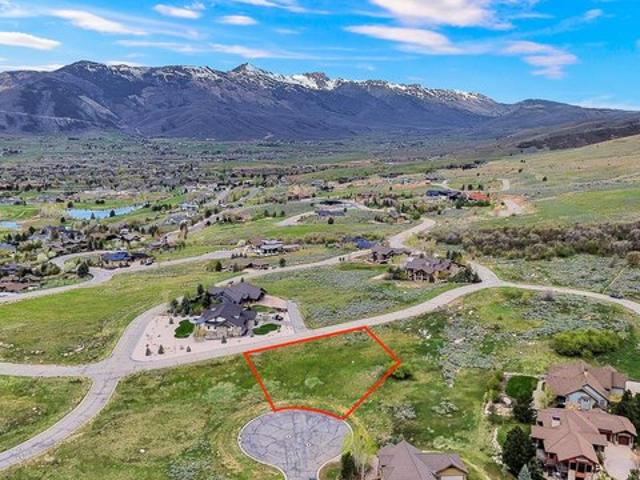 3722 N Porcupine Ridge Dr Unit 105, Eden, UT 84310