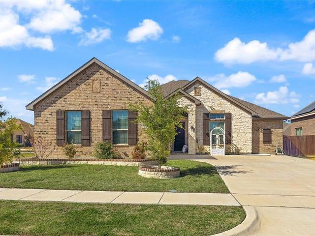 3722 Autumncrest St, Grand Prairie, TX 76065