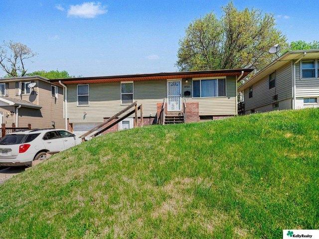 3722 Crown Point Ave, Omaha, NE 68111