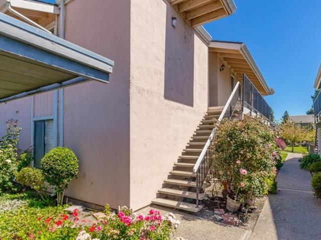 3722 W Benjamin Holt Dr Apt 10, Stockton, CA 95219
