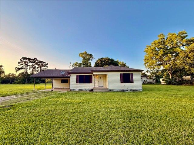 3723 Beaumont Ave, Liberty, TX 77575