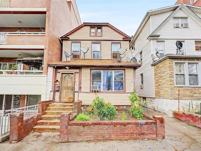 3723 th St, Corona, NY 11368