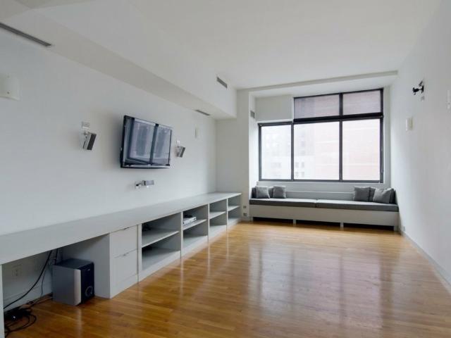 372 5TH Avenue 8J