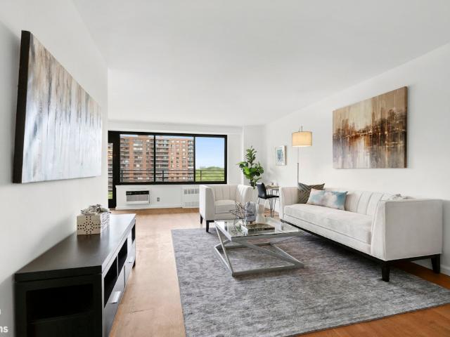372 Central Park West, New York, NY