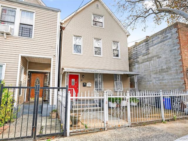 372 Bronx Park Avenue