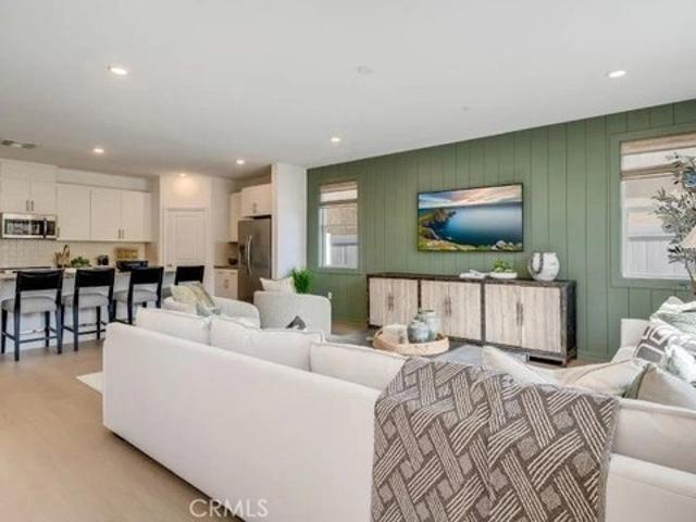 372 Deer Lake Way, Perris, CA 92570