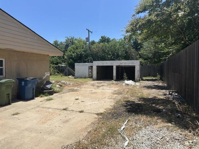 372 Edwards Street