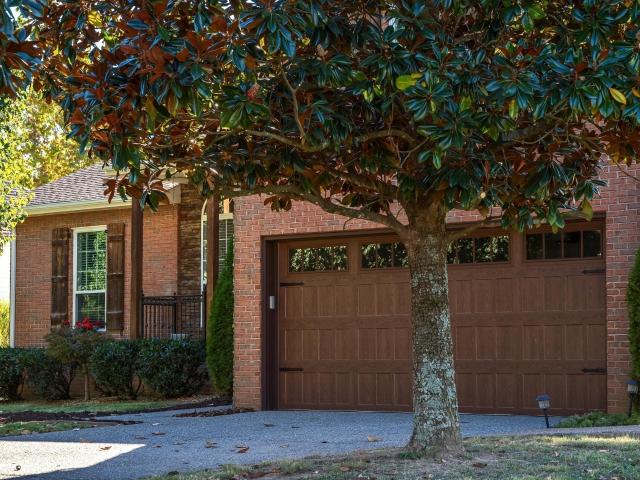 372 Huntington Dr