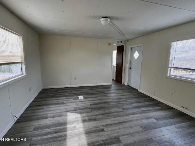 372 Longmire Rd